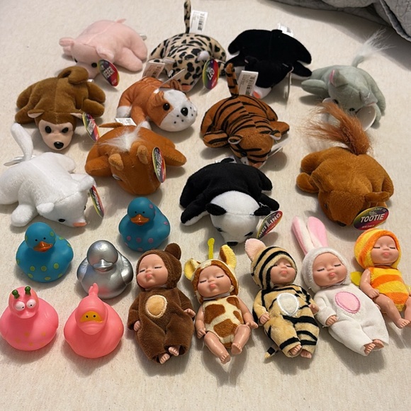 Toys | New Bundle Of 21 Assorted Plush Toys With Names Mini Babies And ...